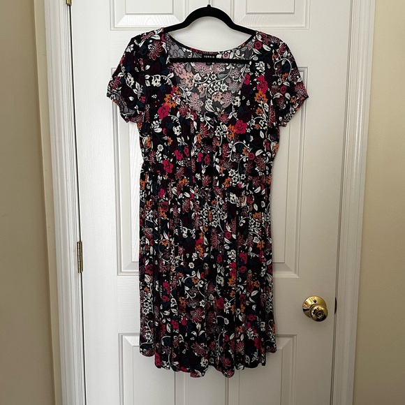 torrid | Dresses | Plus Size 0 Floral Torrid Dress | Poshmark